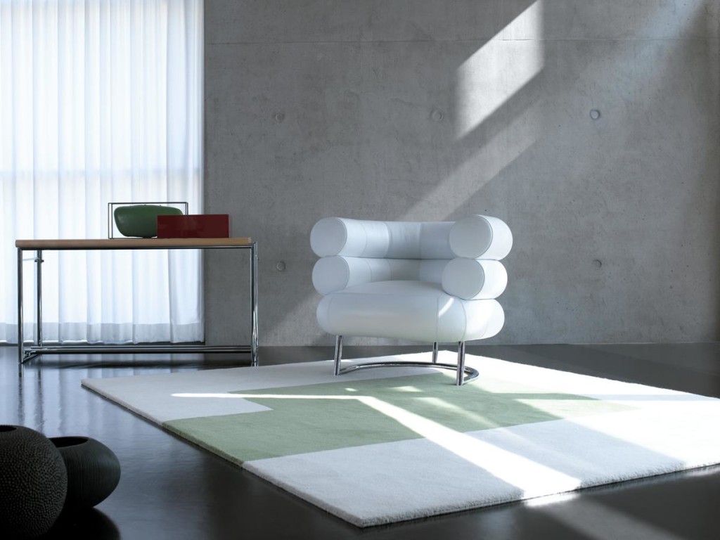 5 Layout Designs to Incorporate the Eileen Gray Bibendum Chair within ...